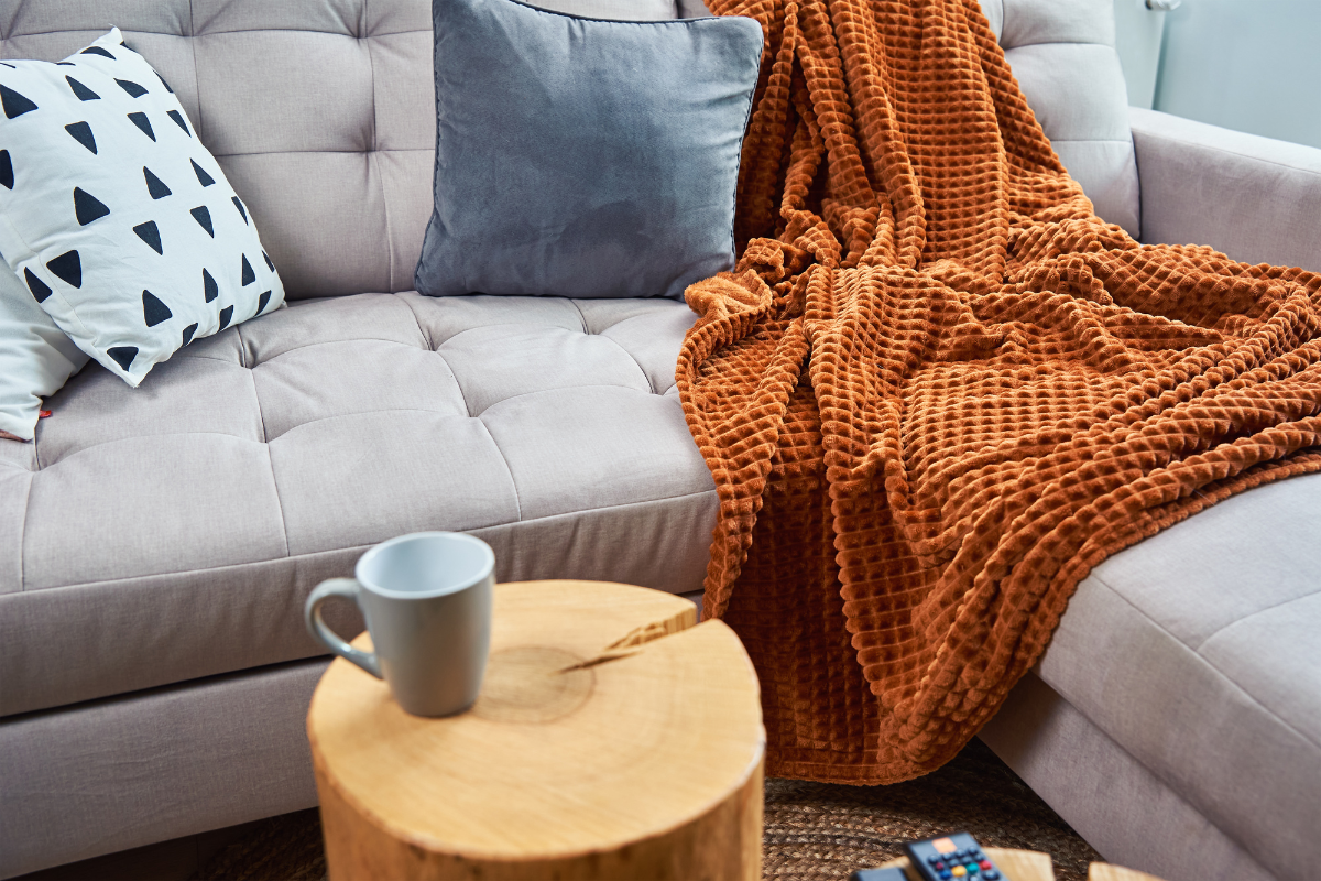 What Is a Throw Blanket? Styling Tips for Any Space – Olivia Wendel