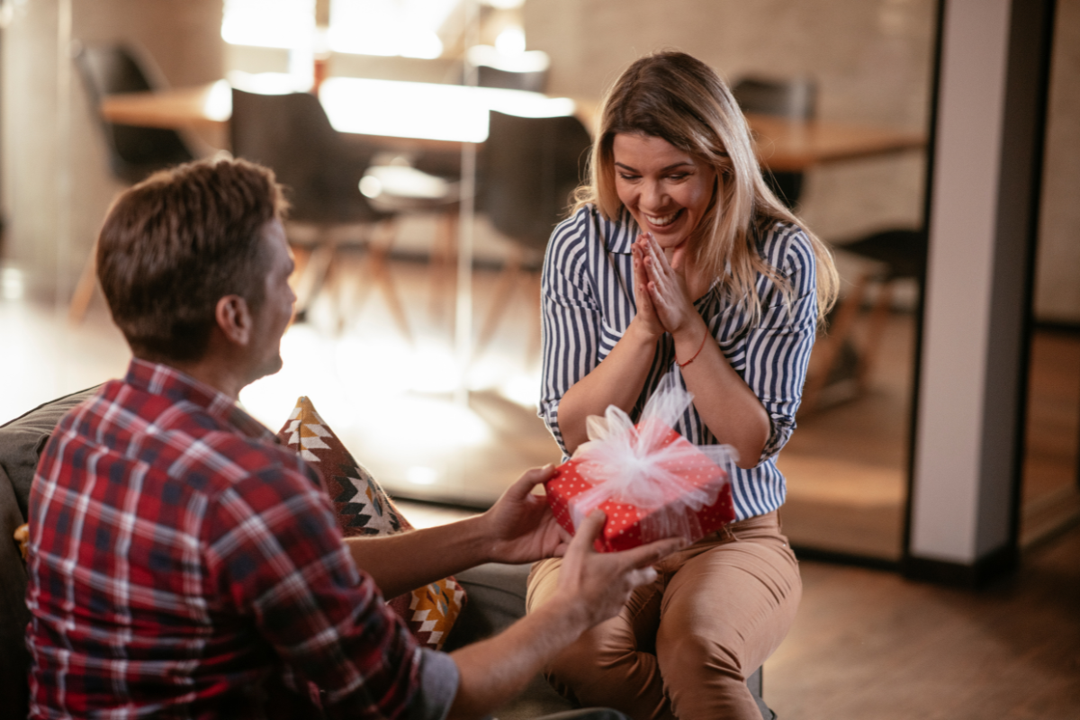 Top 50 Gift Ideas for Married Couples in 2025 – Olivia Wendel